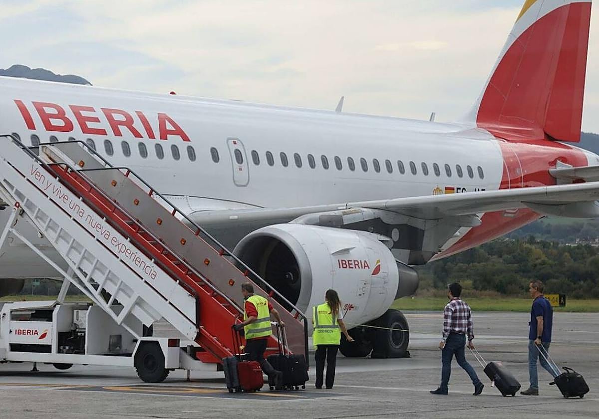 El aeropuerto de Hondarribia logra el mejor abril de su historia con 42.344 pasajeros, un 7,1% ...